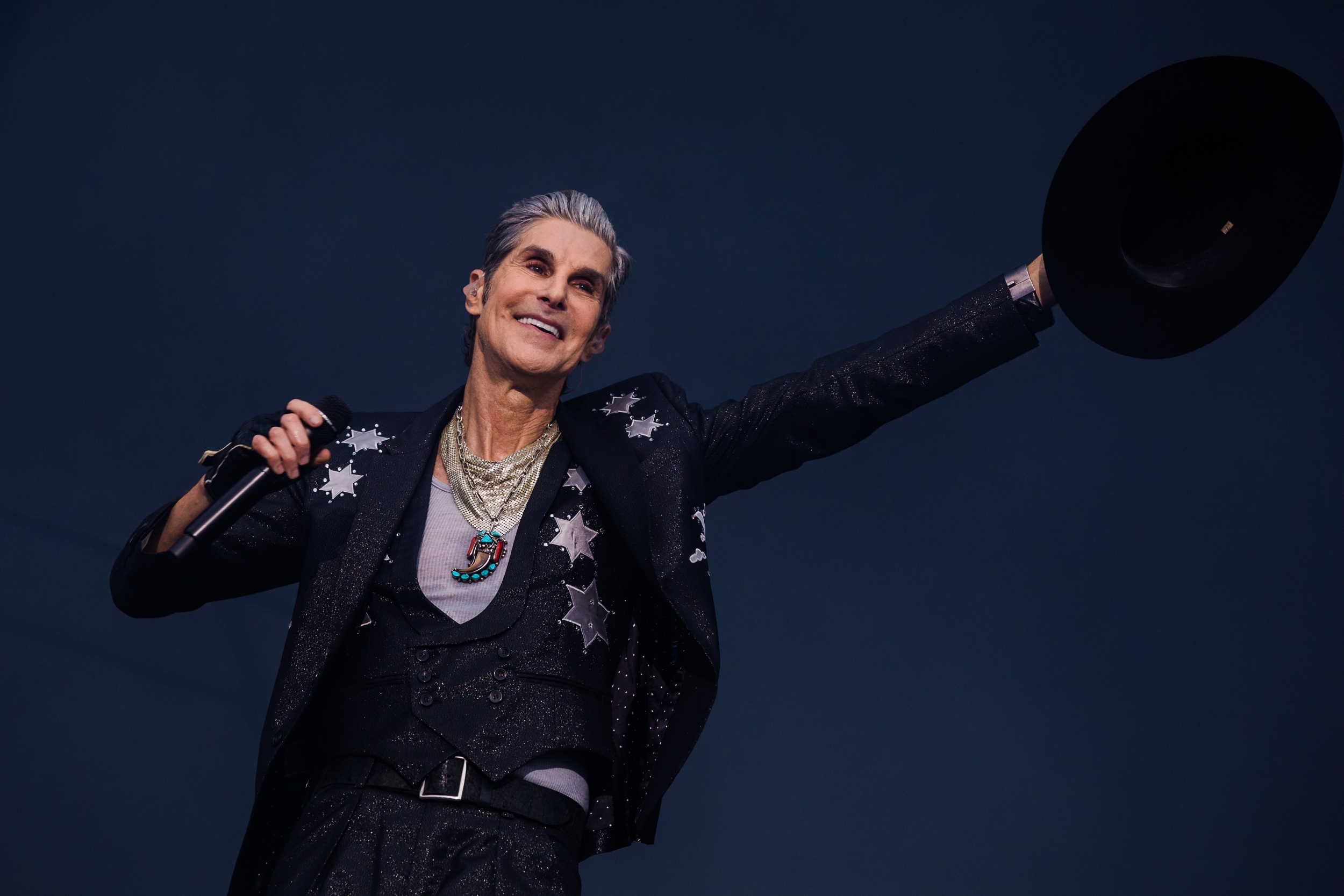 Perry Farrell buscará tratamiento tras golpear a Dave Navarro, en ...